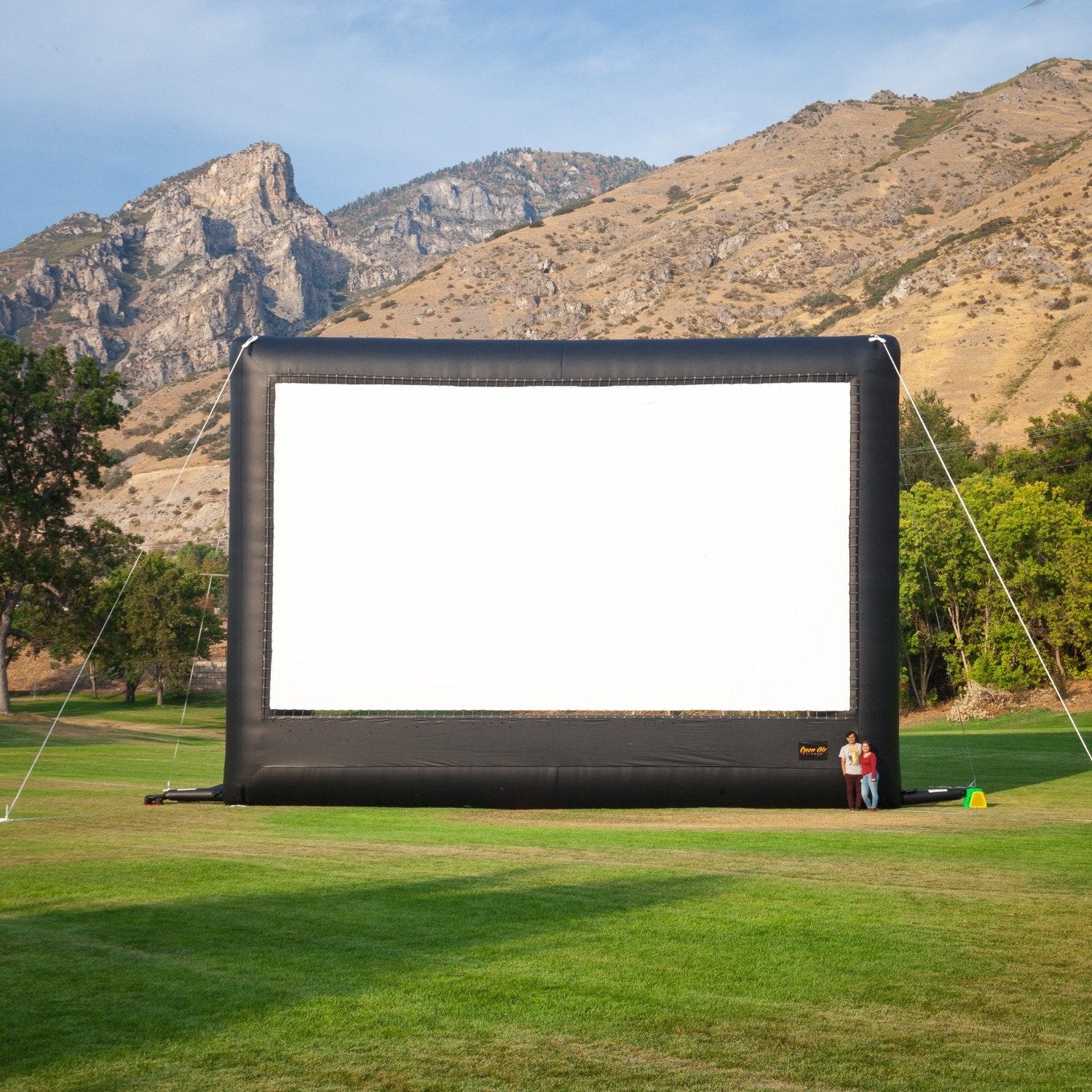outdoor projector screen